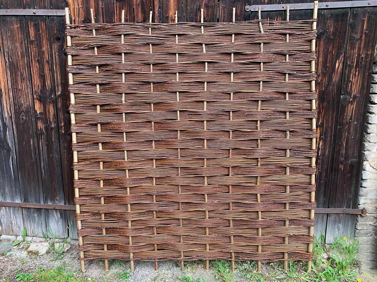 Jak plotové dílce při instalaci orientovat? | Proutěné ploty